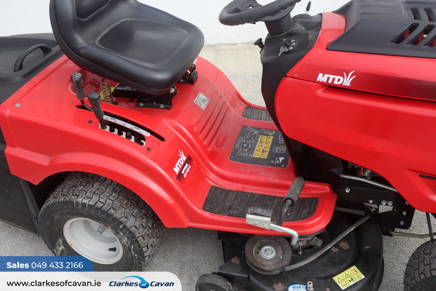 Used 2014 MTD Petrol Ride on Lawnmower FOR SALE